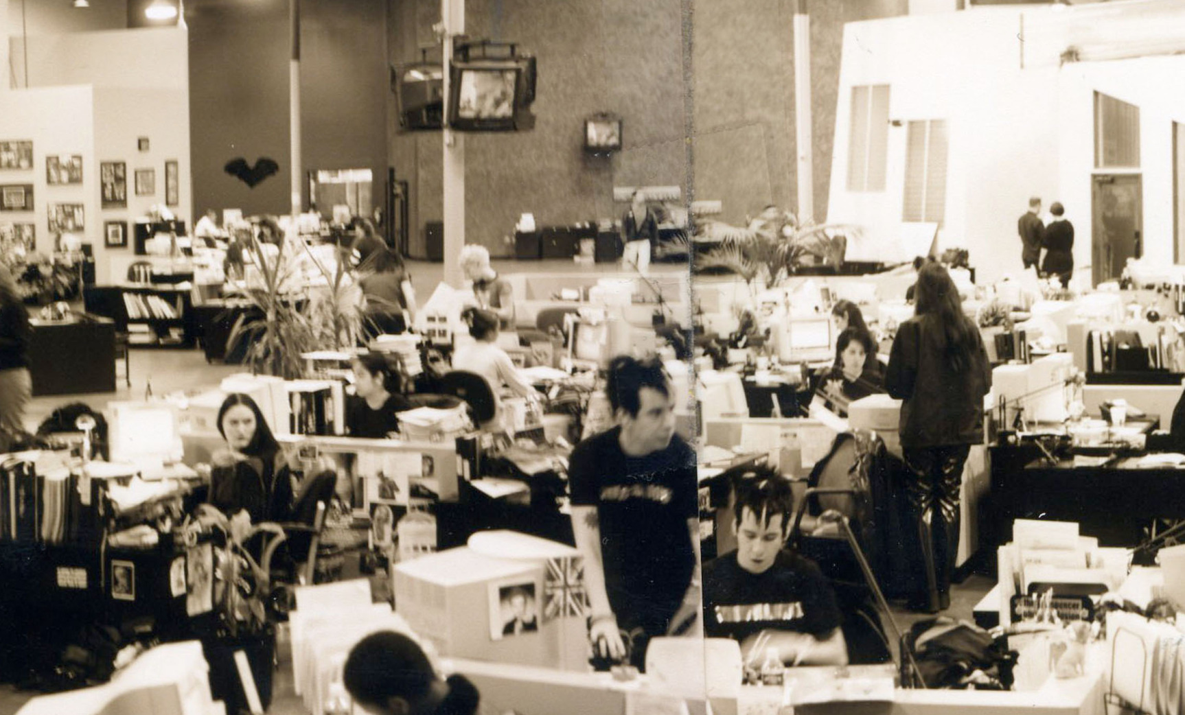 1999 | The History of Hot Topic